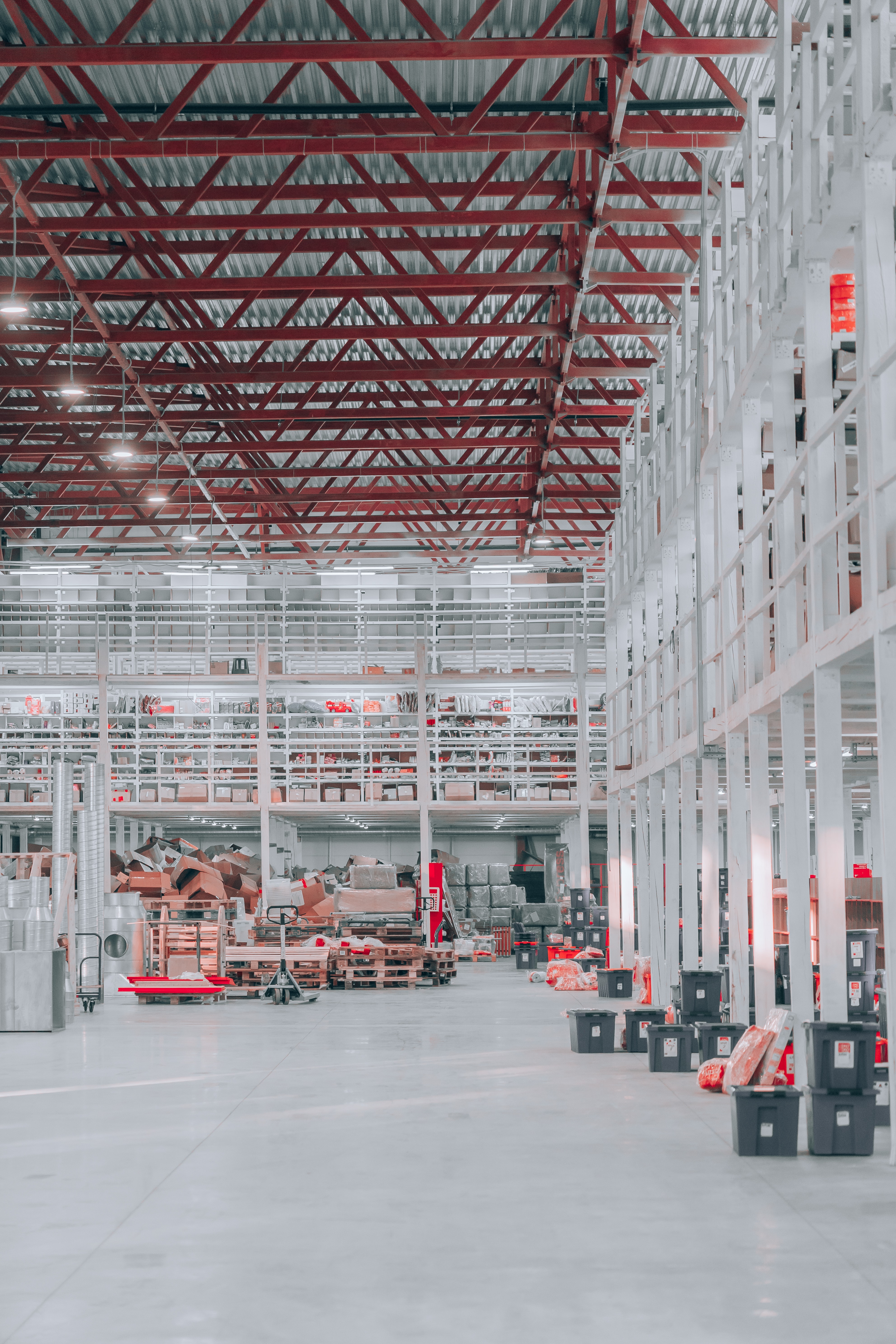 Location Tracking vs Ranging: How They’re Different & Why it Matters